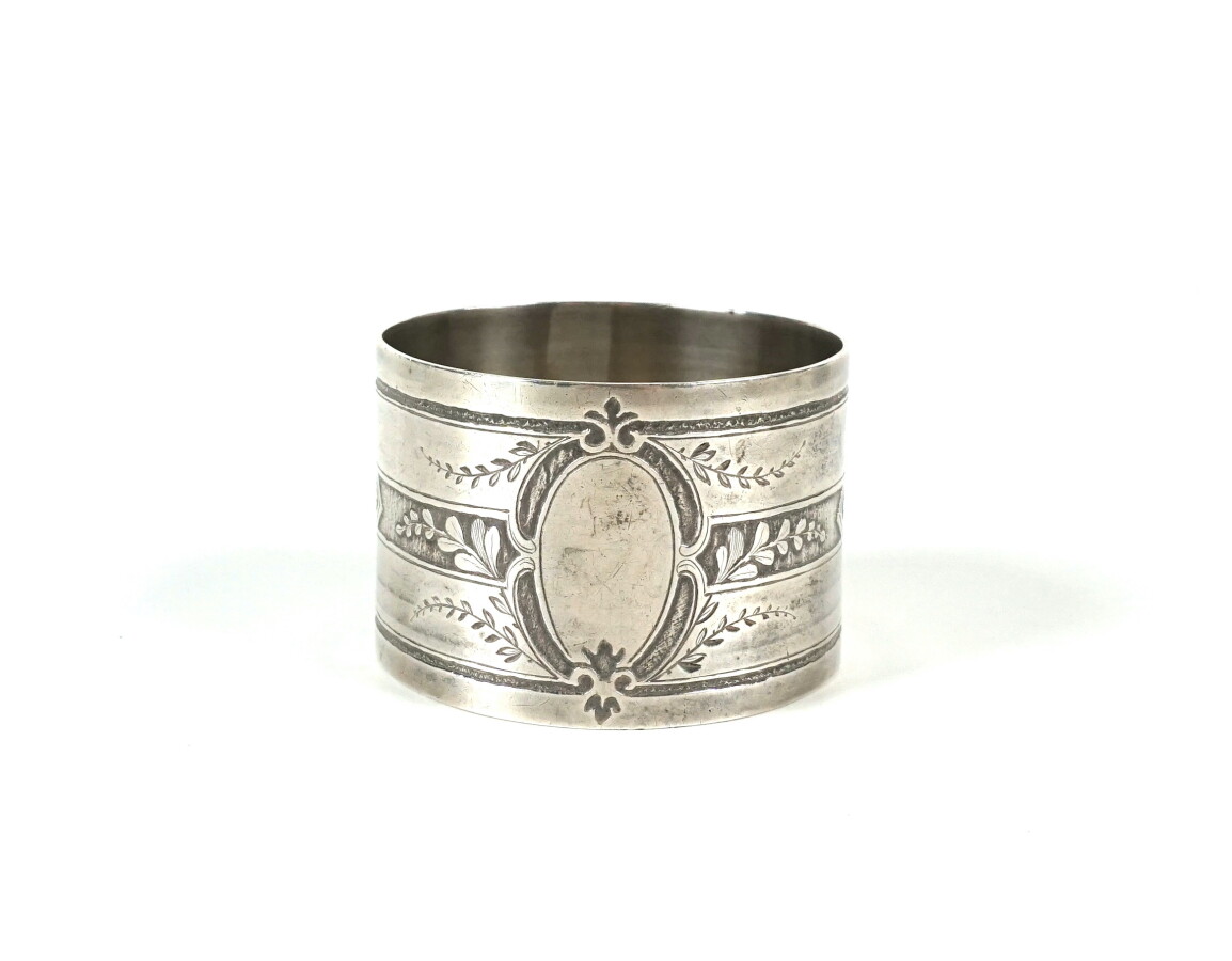 Raymond COLLET : Rond de serviette en argent, poinçon Minerve 1er titre ... Raymond COLLET : Rond de serviette en argent, poinçon Minerve 1er titre ...